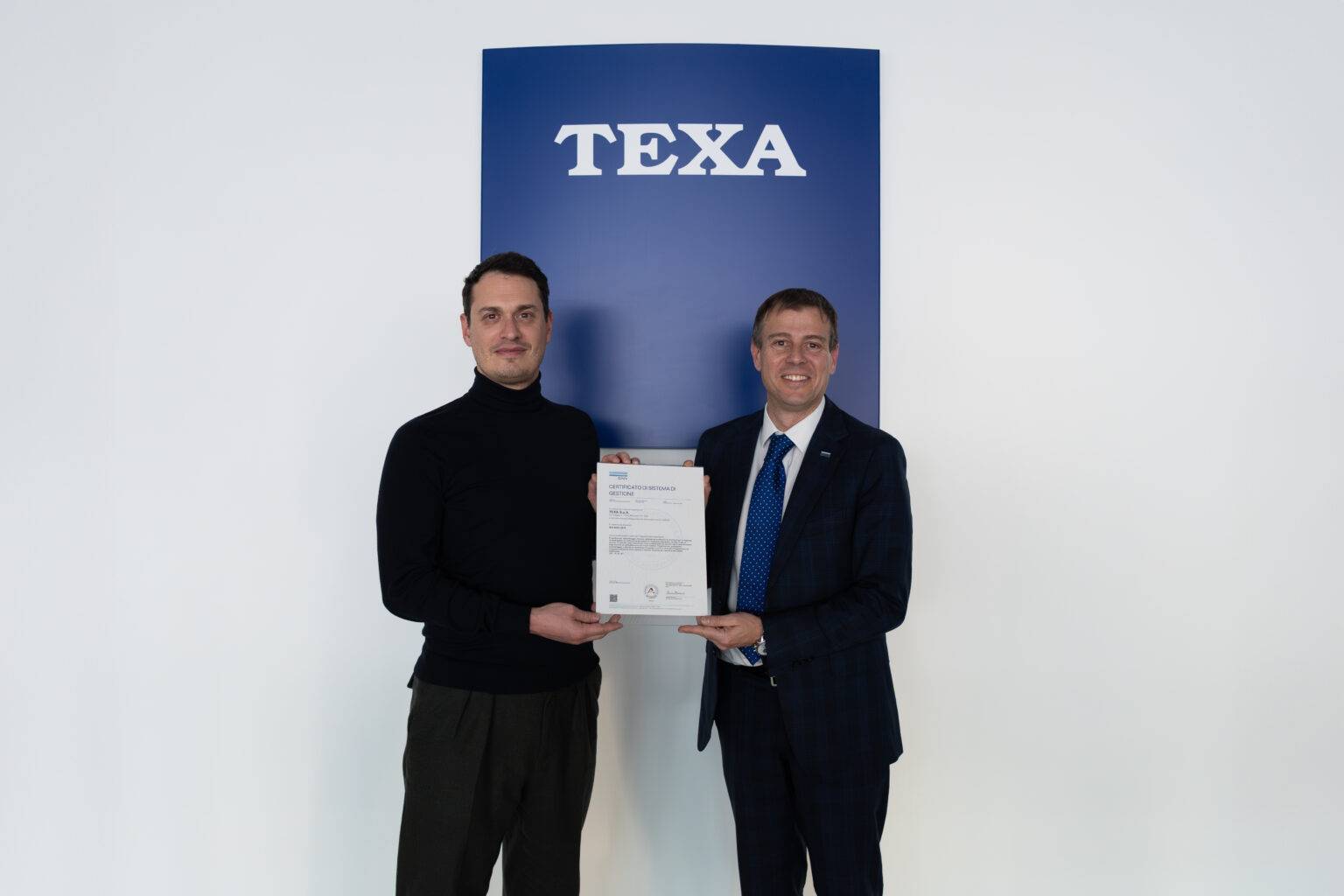 TEXA S.p.A. - Multi-brand diagnostics and A/C system recharging.